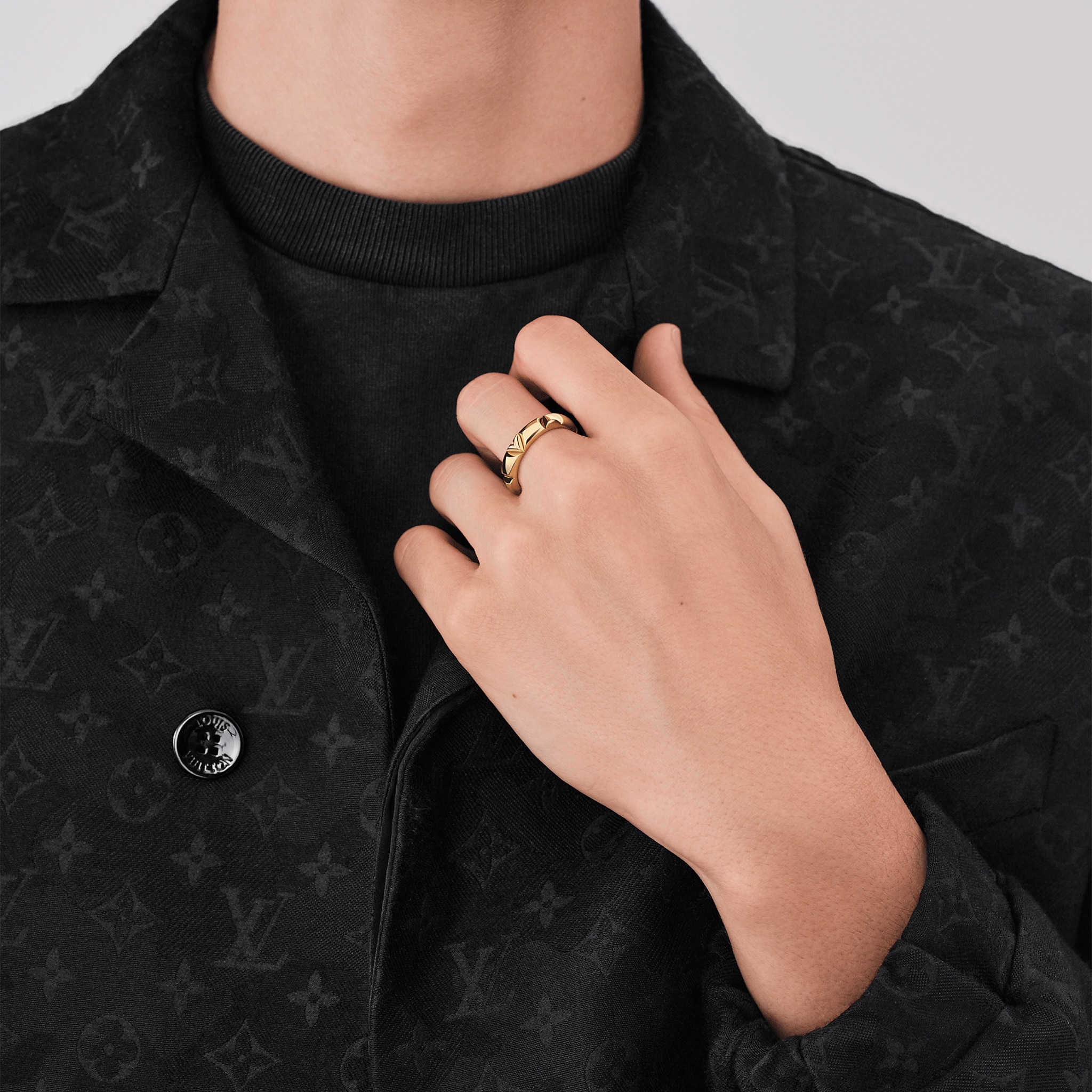 LV Volt Multi Ring, Yellow Gold - Jewelry - Categories | LOUIS VUITTON